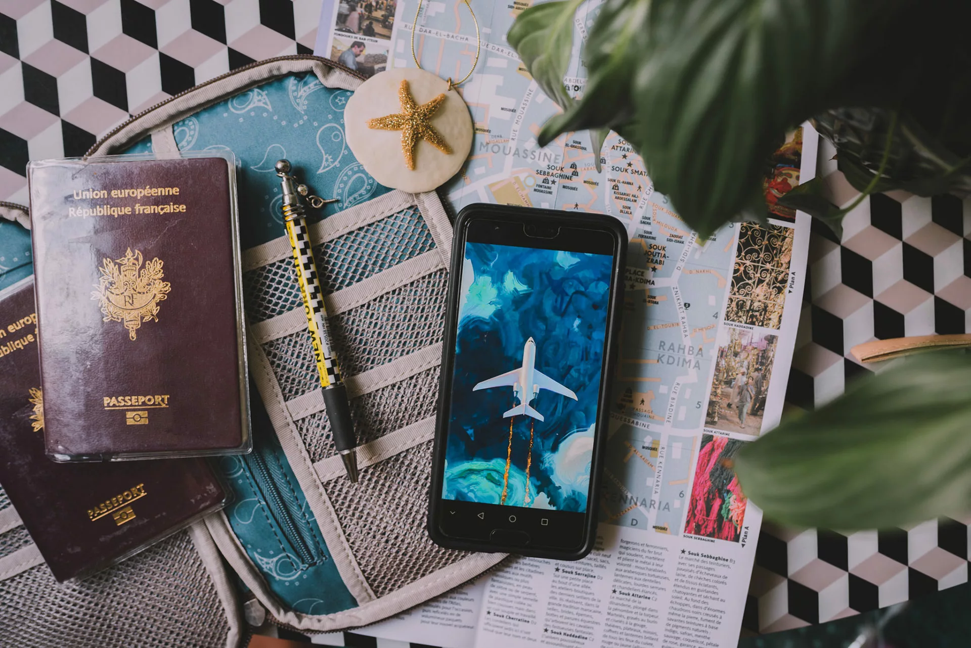 Comment bien préparer son voyage en avion ? - L'Oiseau Rose